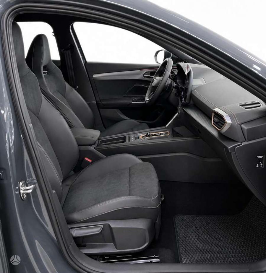 Grey Cupra Formentor 2025 in Kaunas, with an engine capacity of 1.98 L and mileage of 30 thousand km for 36500 €, photo 9 on AUTOMOTO.COM.LV