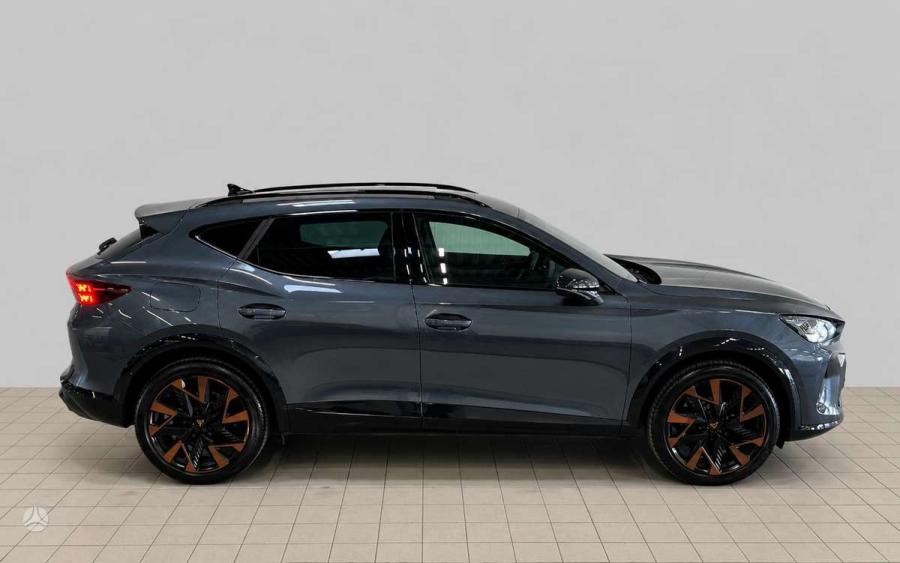 Серый Cupra Formentor 2025 в Каунас, объемом двигателя 1.98 л и пробегом 10 тыс. км за 37500 €, фото 4 на AUTOMOTO.COM.LV