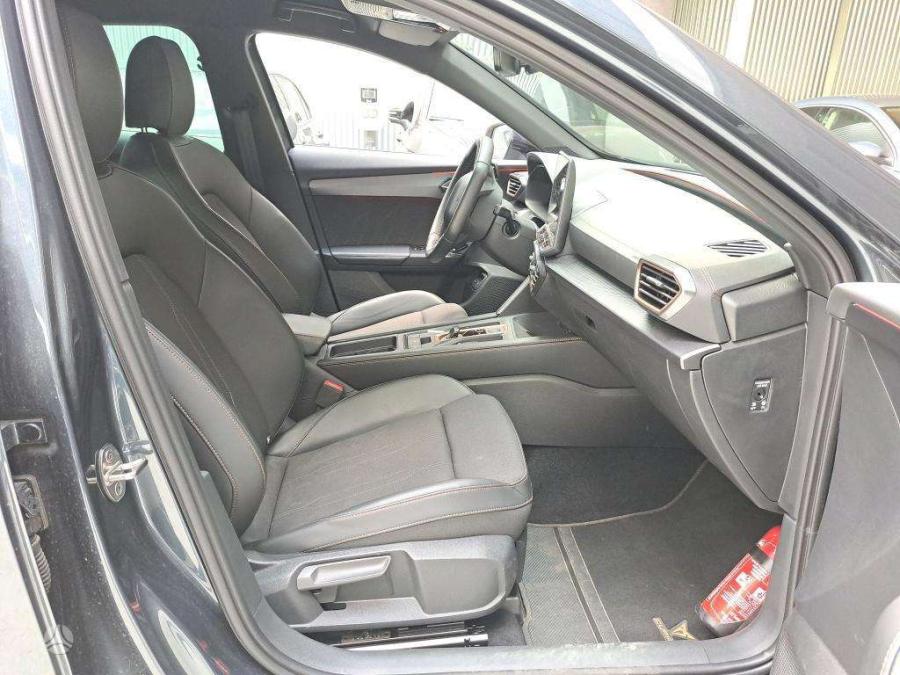 Pelēks Cupra Formentor 2025 Viļņa, ar dzinēja tilpumu 1.50 L un nobraukumu 67 tūkst. km par 31777 €, foto 8 vietnē AUTOMOTO.COM.LV