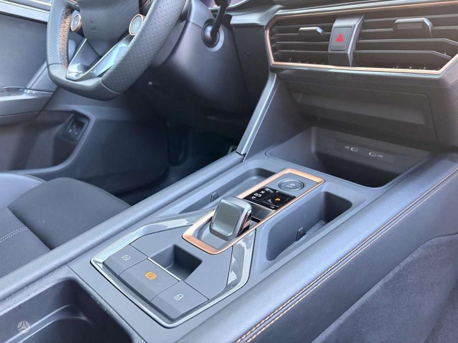 Grey Cupra Formentor 2025 in Vilnius, with an engine capacity of 1.50 L and mileage of 67 thousand km for 31777 €, photo 20 on AUTOMOTO.COM.LV
