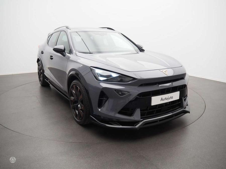 Pelēks Cupra Formentor 2025 Viļņa, ar dzinēja tilpumu 1.98 L un nobraukumu 45 tūkst. km par 35900 €, foto 4 vietnē AUTOMOTO.COM.LV