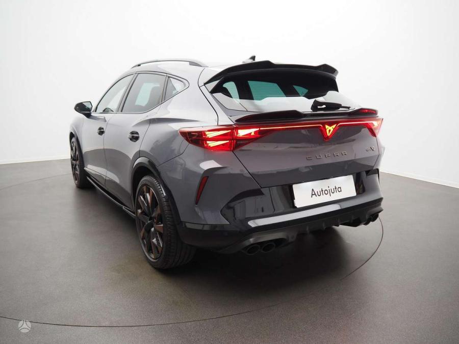 Pelēks Cupra Formentor 2025 Viļņa, ar dzinēja tilpumu 1.98 L un nobraukumu 45 tūkst. km par 35900 €, foto 7 vietnē AUTOMOTO.COM.LV