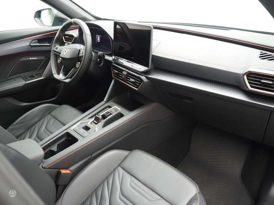 Pelēks Cupra Formentor 2025 Viļņa, ar dzinēja tilpumu 1.98 L un nobraukumu 45 tūkst. km par 35900 €, foto 15 vietnē AUTOMOTO.COM.LV