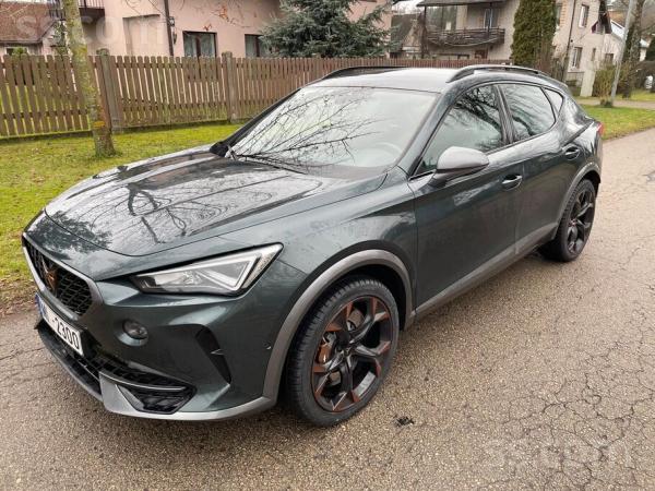 Pelēks Cupra Formentor 2021 Rīga, ar dzinēja tilpumu 2.00 L un nobraukumu 72 tūkst. km par 22800 €, foto 4 vietnē AUTOMOTO.COM.LV