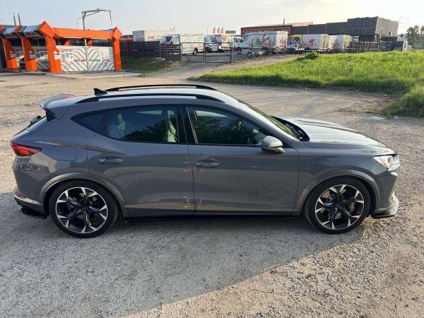 Grey Cupra Formentor 2021 in Kaunas, with an engine capacity of 2.00 L and mileage of 99 thousand km for 27000 €, photo 4 on AUTOMOTO.COM.LV