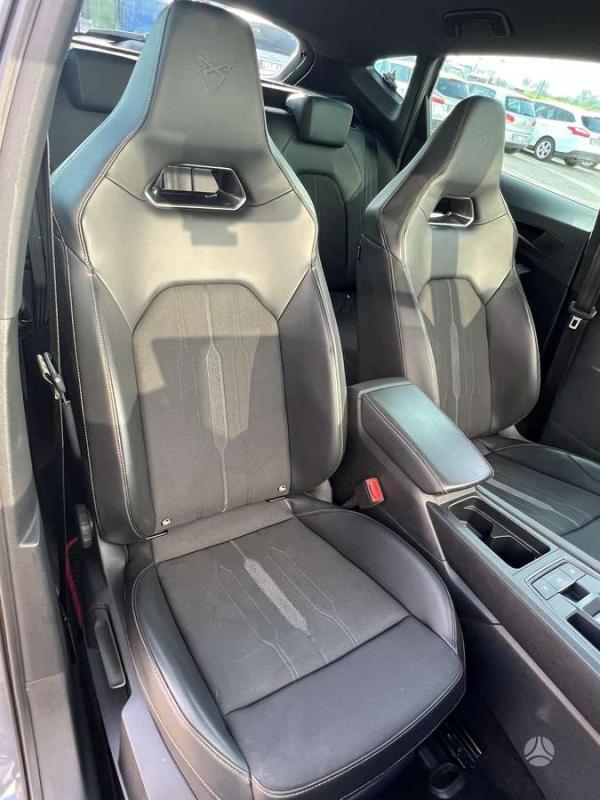 Grey Cupra Formentor 2021 in Kaunas, with an engine capacity of 2.00 L and mileage of 99 thousand km for 27000 €, photo 8 on AUTOMOTO.COM.LV