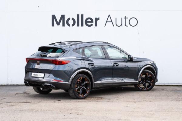 Pelēks Cupra Formentor 2022 Rīga, ar dzinēja tilpumu 2.00 L un nobraukumu 99 tūkst. km par 24950 €, foto 4 vietnē AUTOMOTO.COM.LV