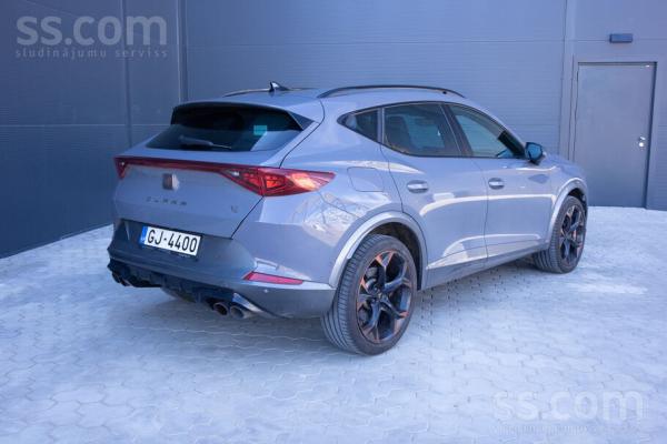 Серый Cupra Formentor 2022 в Рига, объемом двигателя 2.00 л и пробегом 46 тыс. км за 28800 €, фото 3 на AUTOMOTO.COM.LV