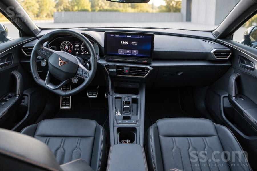 Grey Cupra Formentor 2022 in Riga, with an engine capacity of 2.00 L and mileage of 46 thousand km for 27777 €, photo 8 on AUTOMOTO.COM.LV