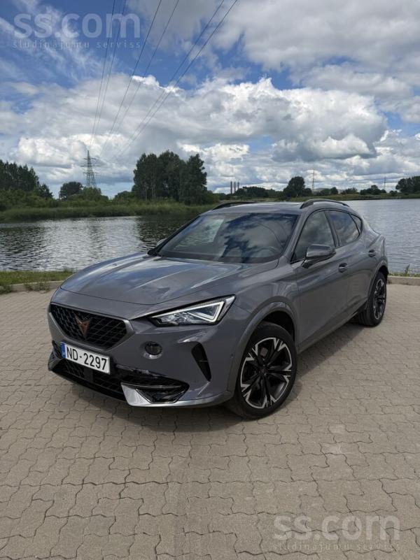 Pelēks Cupra Formentor 2022 Liepāja, ar dzinēja tilpumu 1.50 L un nobraukumu 45 tūkst. km par 22500 €, foto 2 vietnē AUTOMOTO.COM.LV