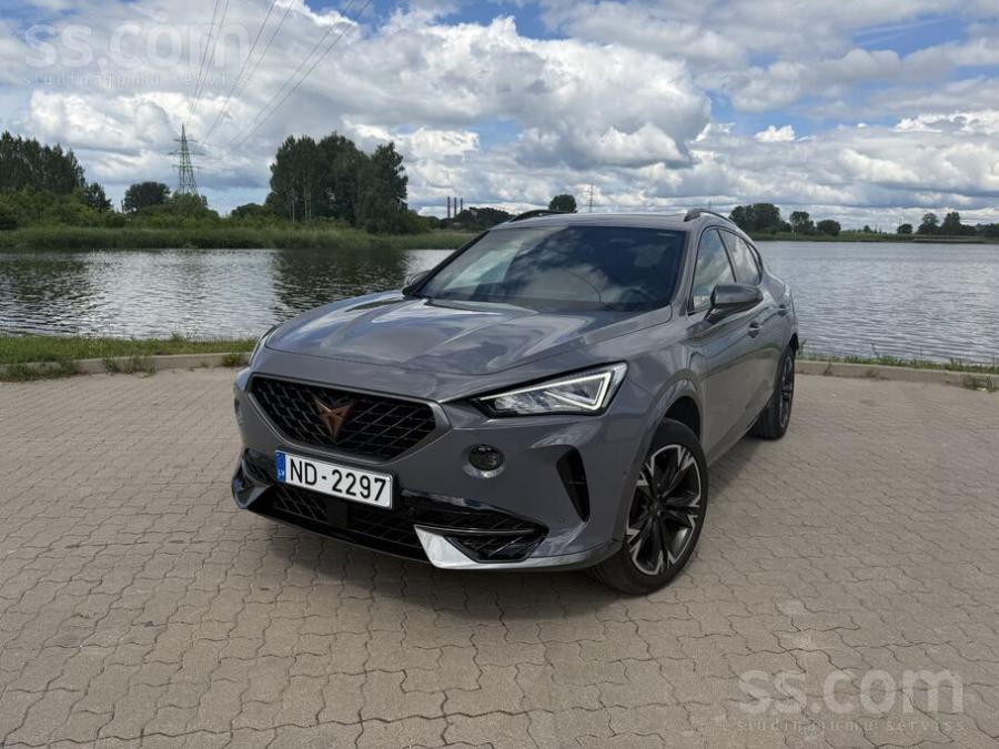 Pelēks Cupra Formentor 2022 Liepāja, ar dzinēja tilpumu 1.50 L un nobraukumu 45 tūkst. km par 22500 €, foto 4 vietnē AUTOMOTO.COM.LV