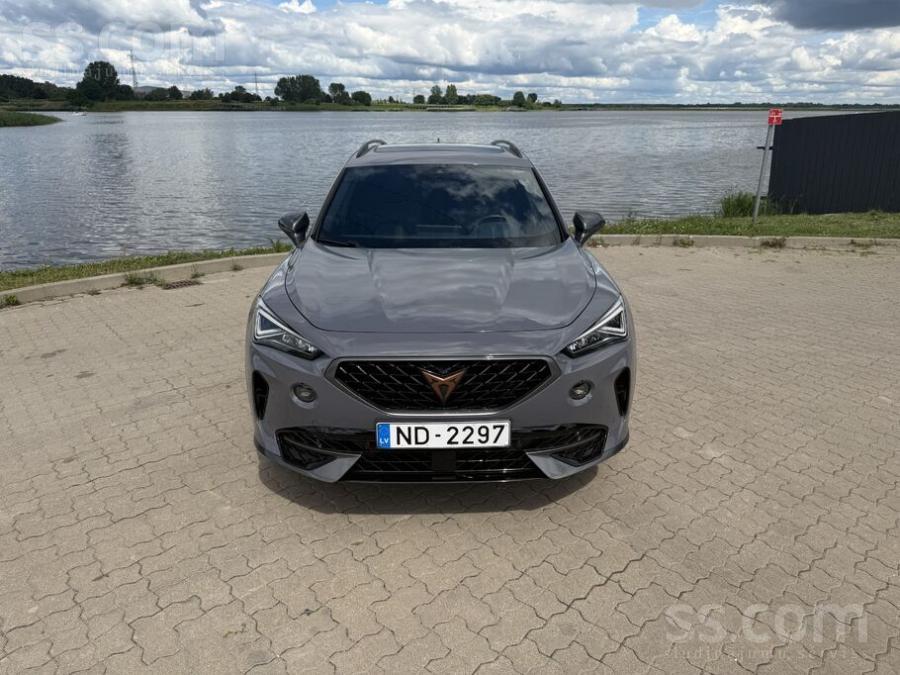 Pelēks Cupra Formentor 2022 Liepāja, ar dzinēja tilpumu 1.50 L un nobraukumu 45 tūkst. km par 22500 €, foto 7 vietnē AUTOMOTO.COM.LV