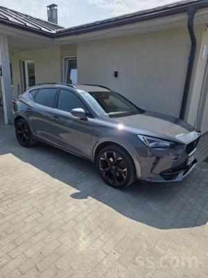 Pelēks Cupra Formentor 2022 Rīga, ar dzinēja tilpumu 1.50 L un nobraukumu 109 tūkst. km par 22500 €, foto  vietnē AUTOMOTO.COM.LV