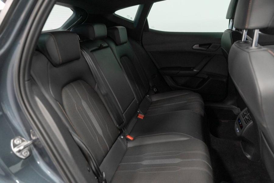 Pelēks Cupra Formentor 2022 Viļņa, ar dzinēja tilpumu 2.00 L un nobraukumu 156 tūkst. km par 23950 €, foto 9 vietnē AUTOMOTO.COM.LV