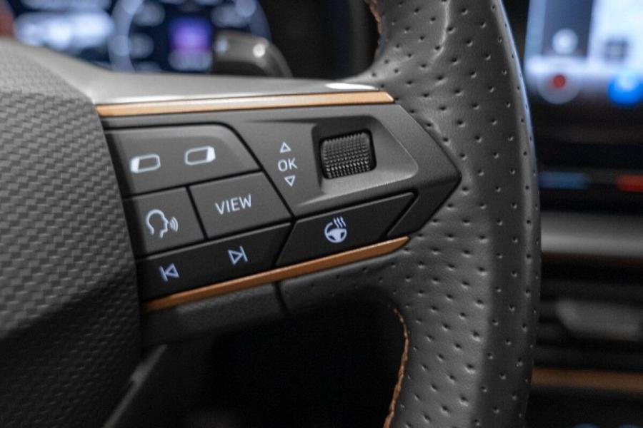 Pelēks Cupra Formentor 2022 Viļņa, ar dzinēja tilpumu 2.00 L un nobraukumu 156 tūkst. km par 23950 €, foto 13 vietnē AUTOMOTO.COM.LV