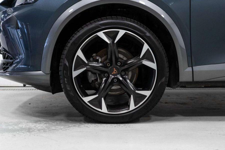 Pelēks Cupra Formentor 2022 Viļņa, ar dzinēja tilpumu 2.00 L un nobraukumu 156 tūkst. km par 23950 €, foto 25 vietnē AUTOMOTO.COM.LV