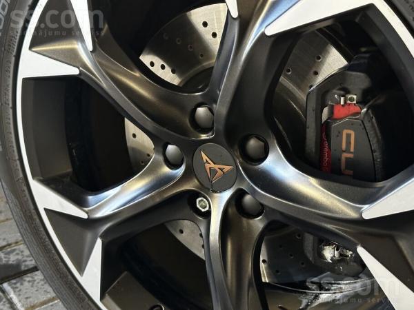 Серый Cupra Formentor 2022 в Рига, объемом двигателя 2.00 л и пробегом 50 тыс. км за 26500 €, фото 3 на AUTOMOTO.COM.LV