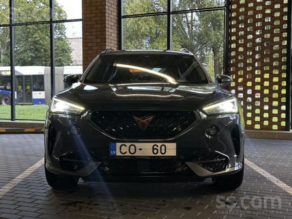 Серый Cupra Formentor 2022 в Рига, объемом двигателя 2.00 л и пробегом 50 тыс. км за 26500 €, фото 11 на AUTOMOTO.COM.LV