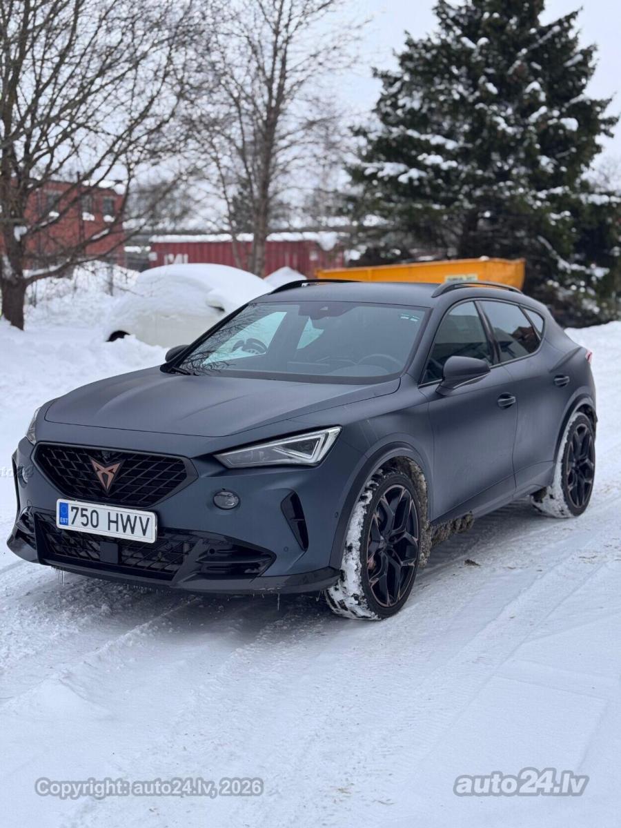 Pelēks Cupra Formentor 2023 Tallina, ar dzinēja tilpumu 2.50 L un nobraukumu 17 tūkst. km par 45000 €, foto 1 vietnē AUTOMOTO.COM.LV