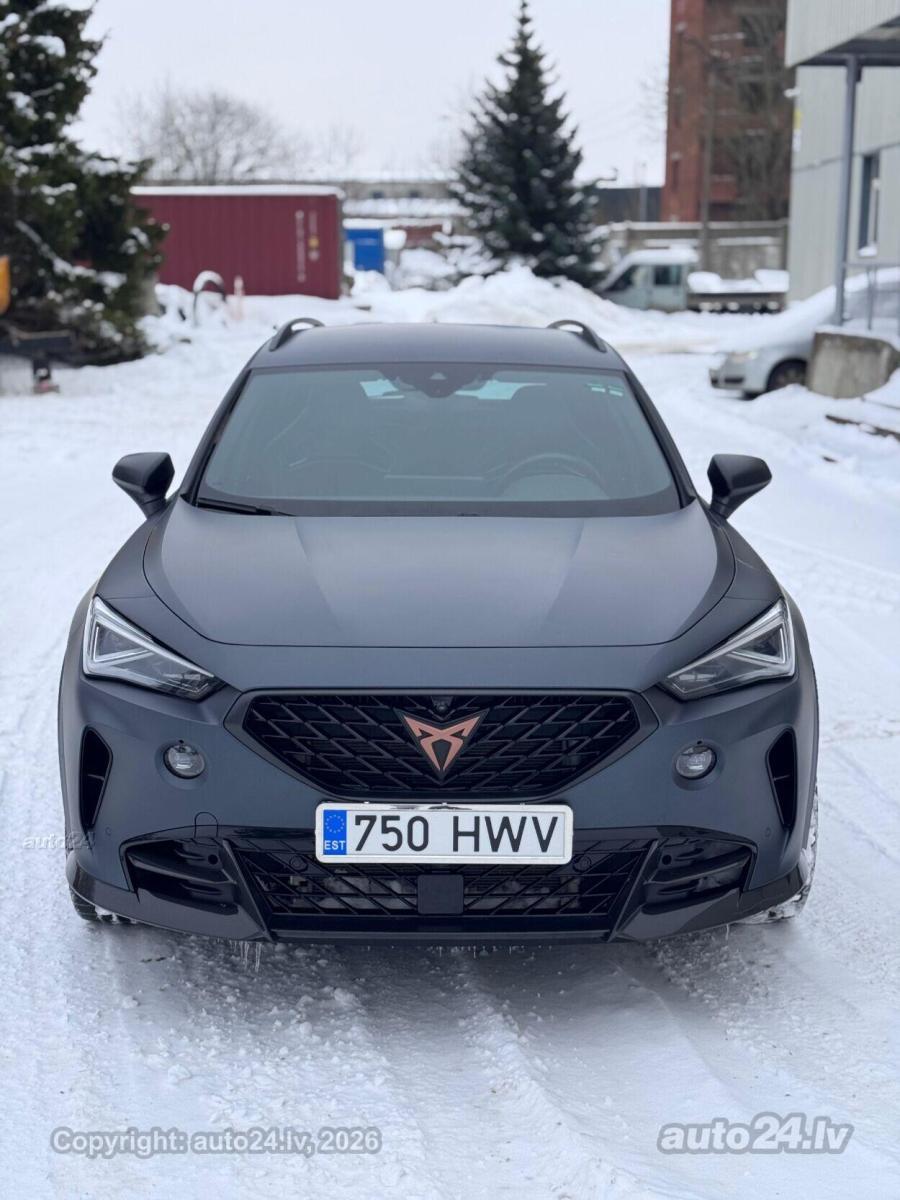 Pelēks Cupra Formentor 2023 Tallina, ar dzinēja tilpumu 2.50 L un nobraukumu 17 tūkst. km par 45000 €, foto 3 vietnē AUTOMOTO.COM.LV