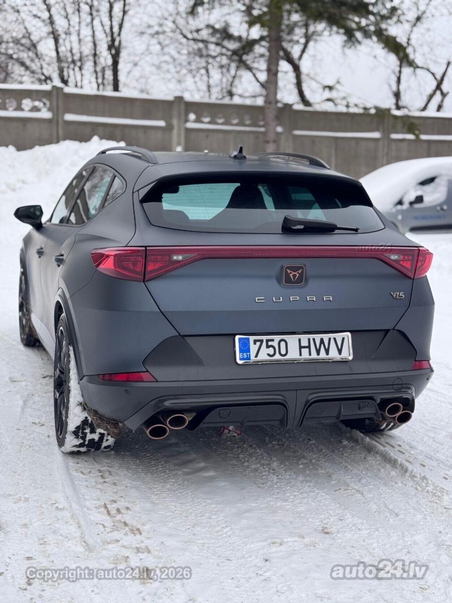 Pelēks Cupra Formentor 2023 Tallina, ar dzinēja tilpumu 2.50 L un nobraukumu 17 tūkst. km par 45000 €, foto 8 vietnē AUTOMOTO.COM.LV
