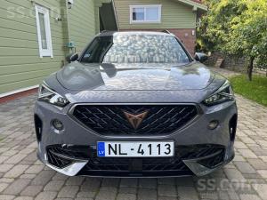 Серый Cupra Formentor 2023 в Рига, объемом двигателя 2.00 л и пробегом 34 тыс. км за 29000 €, фото 3 на AUTOMOTO.COM.LV