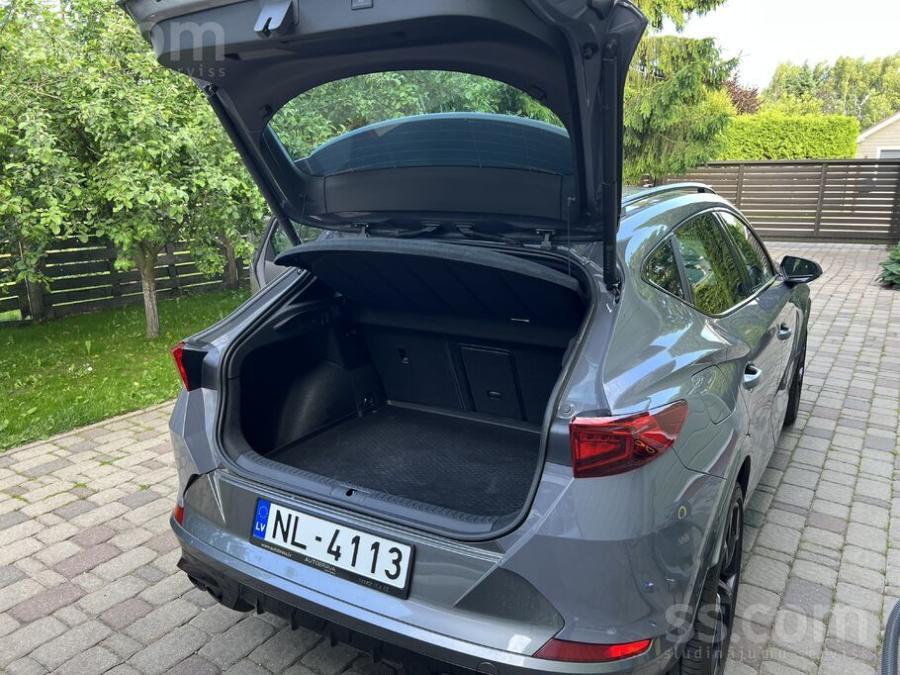 Серый Cupra Formentor 2023 в Рига, объемом двигателя 2.00 л и пробегом 34 тыс. км за 29000 €, фото 15 на AUTOMOTO.COM.LV