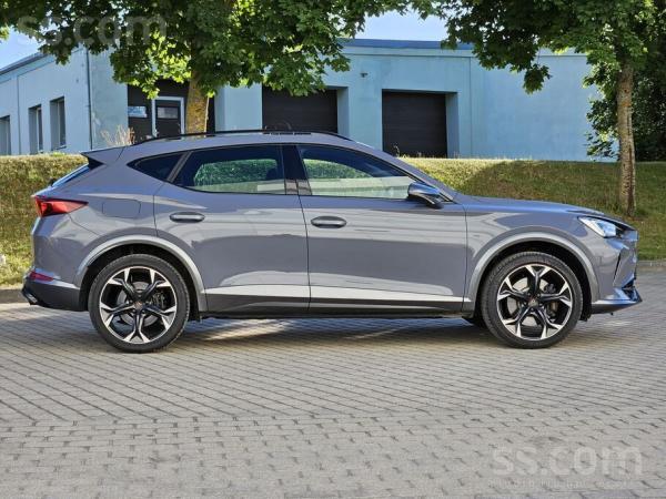 Серый Cupra Formentor 2023 в Рига, объемом двигателя 2.00 л и пробегом 45 тыс. км за 28500 €, фото 2 на AUTOMOTO.COM.LV