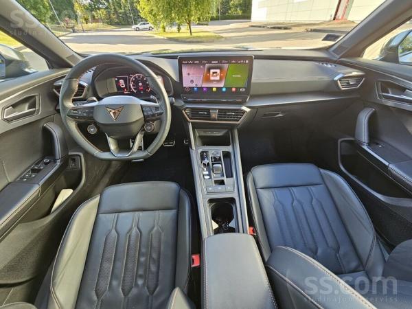 Серый Cupra Formentor 2023 в Рига, объемом двигателя 2.00 л и пробегом 45 тыс. км за 28500 €, фото 4 на AUTOMOTO.COM.LV