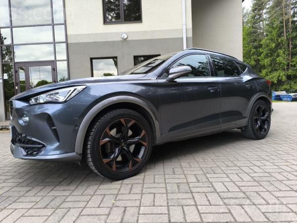 Grey Cupra Formentor 2023 in Valmiera, with an engine capacity of 2.00 L and mileage of 100 thousand km for 21500 €, photo 1 on AUTOMOTO.COM.LV