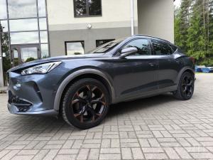 Серый Cupra Formentor 2023 в Валмиера, объемом двигателя 2.00 л и пробегом 100 тыс. км за 21500 €, фото  на AUTOMOTO.COM.LV