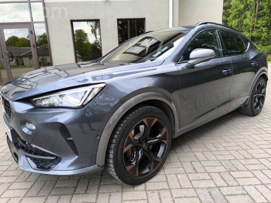 Серый Cupra Formentor 2023 в Валмиера, объемом двигателя 2.00 л и пробегом 100 тыс. км за 21500 €, фото 8 на AUTOMOTO.COM.LV