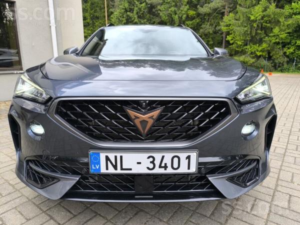 Grey Cupra Formentor 2023 in Valmiera, with an engine capacity of 2.00 L and mileage of 100 thousand km for 21500 €, photo 9 on AUTOMOTO.COM.LV