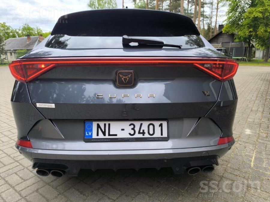 Серый Cupra Formentor 2023 в Валмиера, объемом двигателя 2.00 л и пробегом 100 тыс. км за 21500 €, фото 12 на AUTOMOTO.COM.LV