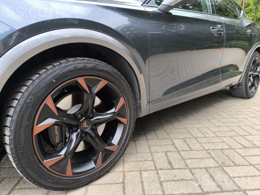 Серый Cupra Formentor 2023 в Валмиера, объемом двигателя 2.00 л и пробегом 100 тыс. км за 21500 €, фото 17 на AUTOMOTO.COM.LV