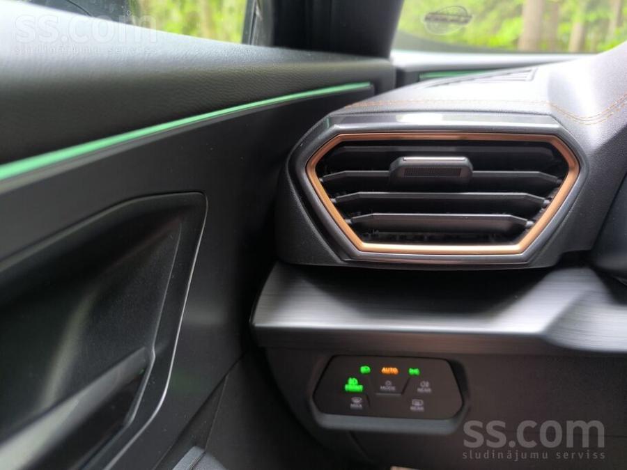 Серый Cupra Formentor 2023 в Валмиера, объемом двигателя 2.00 л и пробегом 100 тыс. км за 21500 €, фото 20 на AUTOMOTO.COM.LV