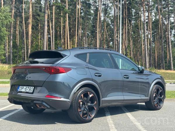 Pelēks Cupra Formentor 2023 Liepāja, ar dzinēja tilpumu 1.40 L un nobraukumu 6 tūkst. km par 31990 €, foto 6 vietnē AUTOMOTO.COM.LV