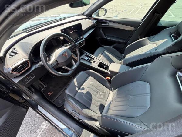 Pelēks Cupra Formentor 2023 Liepāja, ar dzinēja tilpumu 1.40 L un nobraukumu 6 tūkst. km par 31990 €, foto 9 vietnē AUTOMOTO.COM.LV