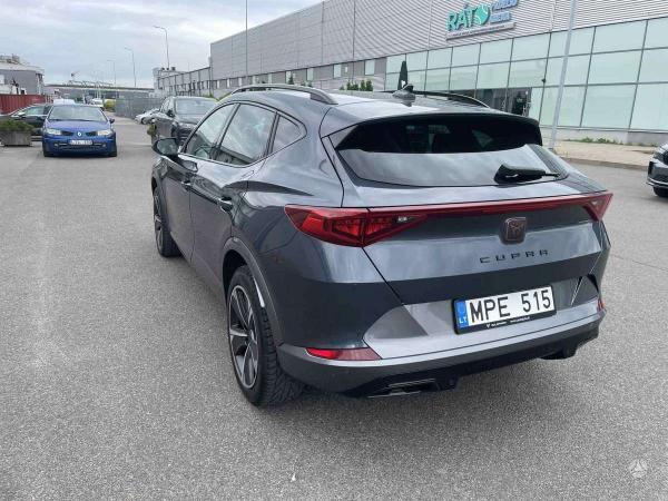 Pelēks Cupra Formentor 2023 Viļņa, ar dzinēja tilpumu 1.50 L un nobraukumu 33 tūkst. km par 25500 €, foto 4 vietnē AUTOMOTO.COM.LV