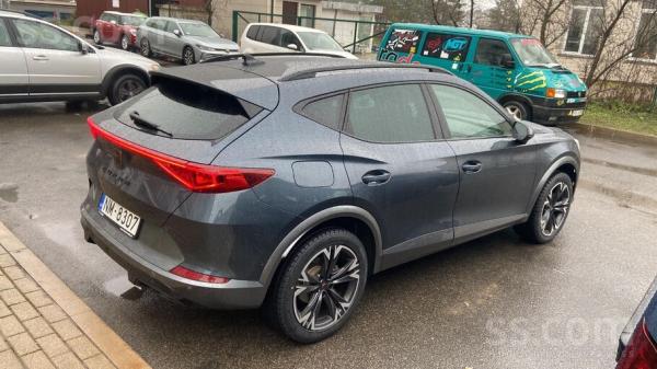 Серый Cupra Formentor 2023 в Рига, объемом двигателя 1.50 л и пробегом 49 тыс. км за 24000 €, фото 5 на AUTOMOTO.COM.LV