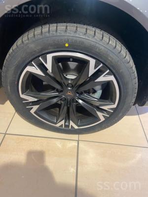 Серый Cupra Formentor 2023 в Рига, объемом двигателя 1.50 л и пробегом 49 тыс. км за 24000 €, фото 6 на AUTOMOTO.COM.LV