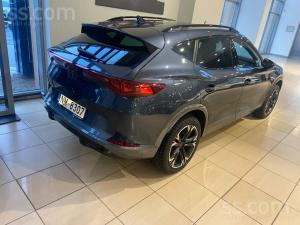 Серый Cupra Formentor 2023 в Рига, объемом двигателя 1.50 л и пробегом 49 тыс. км за 24000 €, фото 8 на AUTOMOTO.COM.LV
