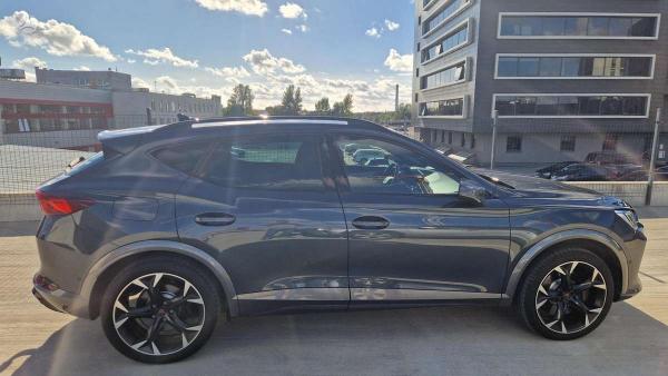 Серый Cupra Formentor 2023 в Вильнюс, объемом двигателя 2.00 л и пробегом 61 тыс. км за 26500 €, фото 3 на AUTOMOTO.COM.LV
