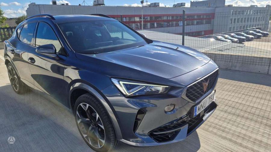 Pelēks Cupra Formentor 2023 Viļņa, ar dzinēja tilpumu 2.00 L un nobraukumu 61 tūkst. km par 26500 €, foto 4 vietnē AUTOMOTO.COM.LV