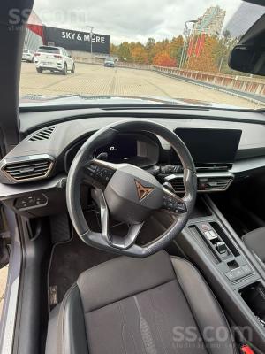 Серый Cupra Formentor 2023 в Рига, объемом двигателя 1.50 л и пробегом 30 тыс. км за 23500 €, фото 6 на AUTOMOTO.COM.LV