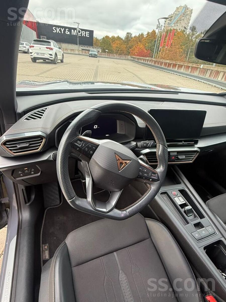 Серый Cupra Formentor 2023 в Рига, объемом двигателя 1.50 л и пробегом 30 тыс. км за 23500 €, фото 6 на AUTOMOTO.COM.LV