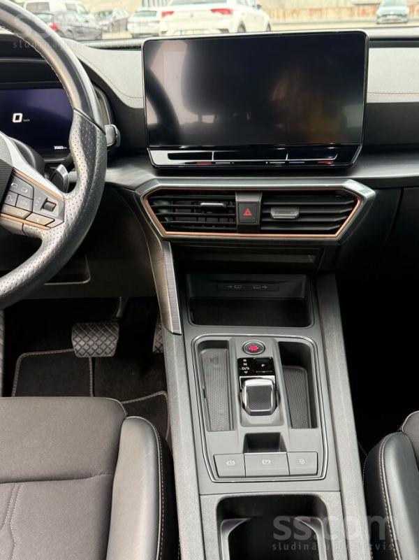 Pelēks Cupra Formentor 2023 Rīga, ar dzinēja tilpumu 1.50 L un nobraukumu 30 tūkst. km par 23500 €, foto 9 vietnē AUTOMOTO.COM.LV