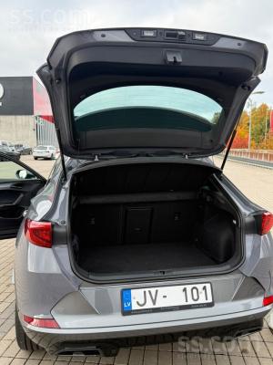 Серый Cupra Formentor 2023 в Рига, объемом двигателя 1.50 л и пробегом 30 тыс. км за 23500 €, фото 10 на AUTOMOTO.COM.LV
