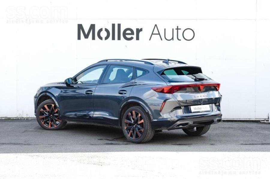 Pelēks Cupra Formentor 2024 Rīga, ar dzinēja tilpumu 1.50 L un nobraukumu 40 tūkst. km par 28550 €, foto 4 vietnē AUTOMOTO.COM.LV