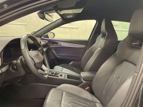 Pelēks Cupra Formentor 2023 Marijampole, ar dzinēja tilpumu 1.50 L un nobraukumu 22 tūkst. km par 21054 €, foto 8 vietnē AUTOMOTO.COM.LV
